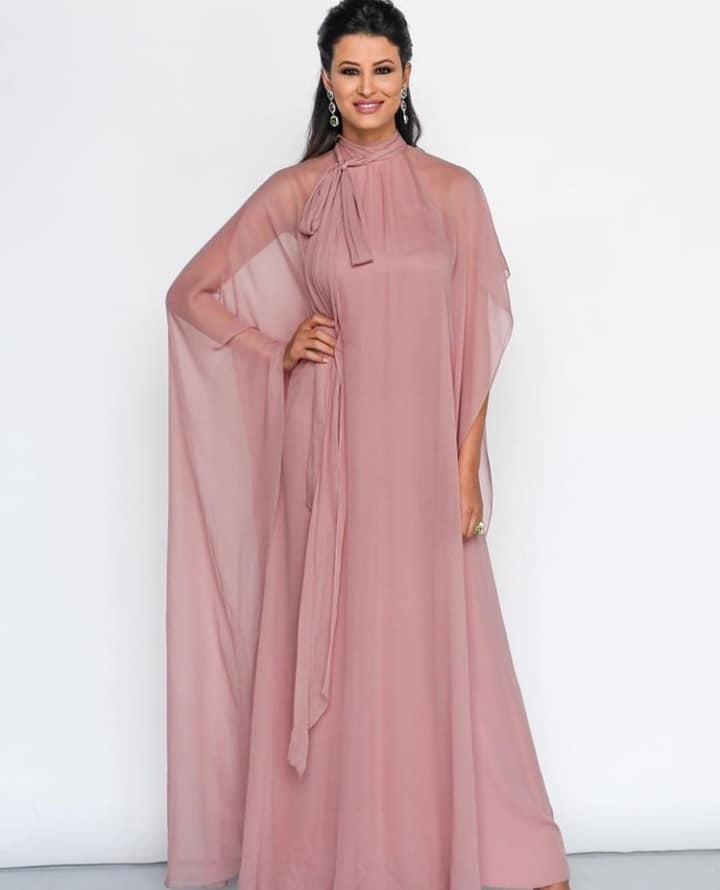 Fashion police : Rym Saidi sublime dans une jolie robe signée Reem Arca ...