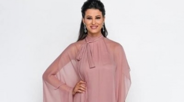 Fashion police : Rym Saidi sublime dans une jolie robe signée Reem Arca ...